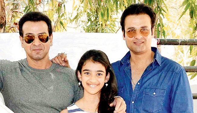 Rohit Roy's daughter becomes steward of a unique library » Rohit Roy